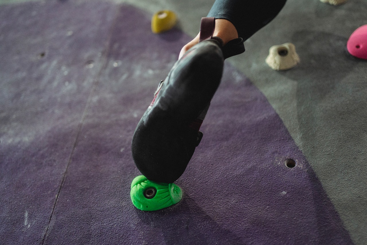 Découvrez l'escalade de bloc : une activité divertissante & intense ...